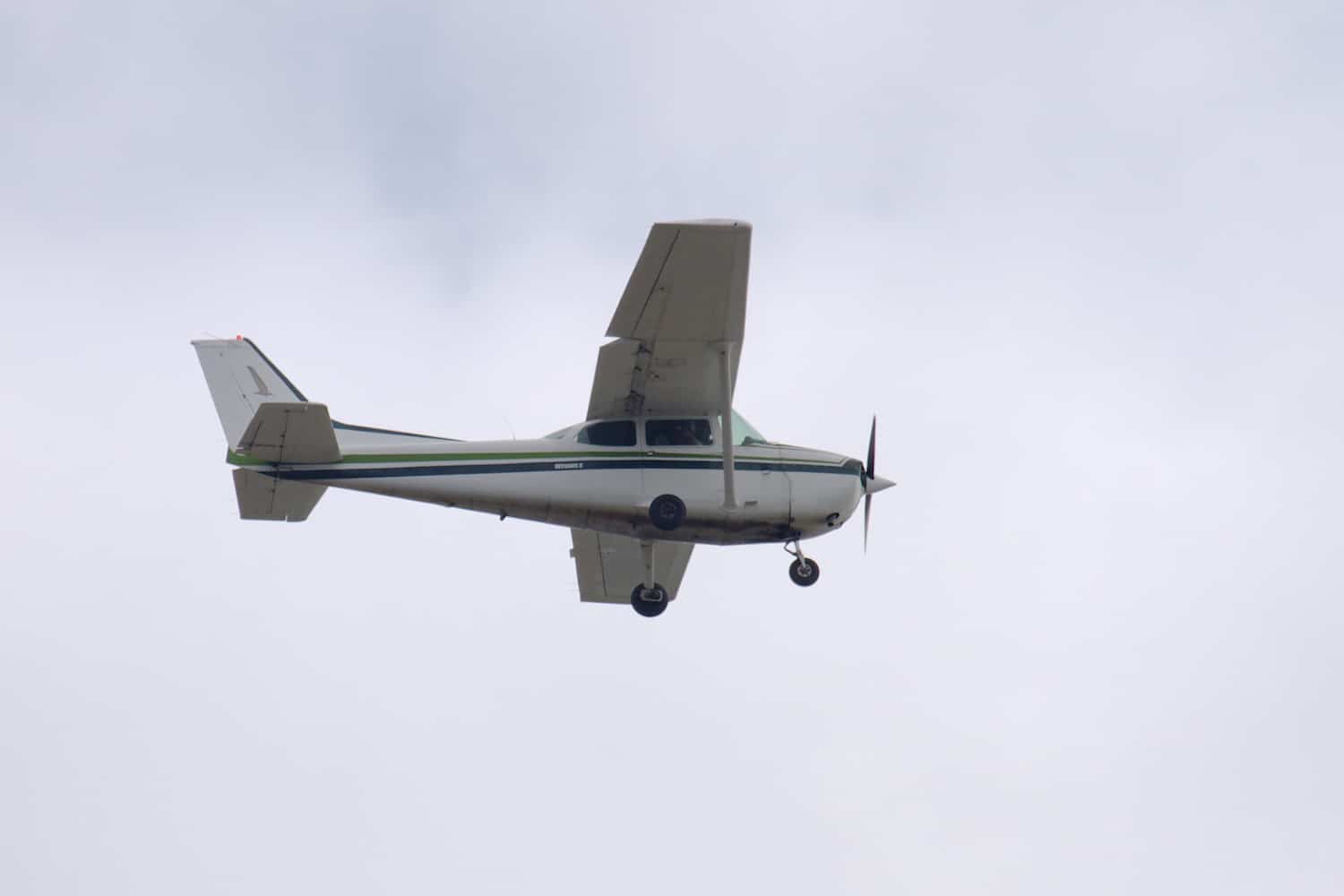 Pilot Carrying 230 Pounds of Weed Flies to 3 Airports in Unsuccessful ...