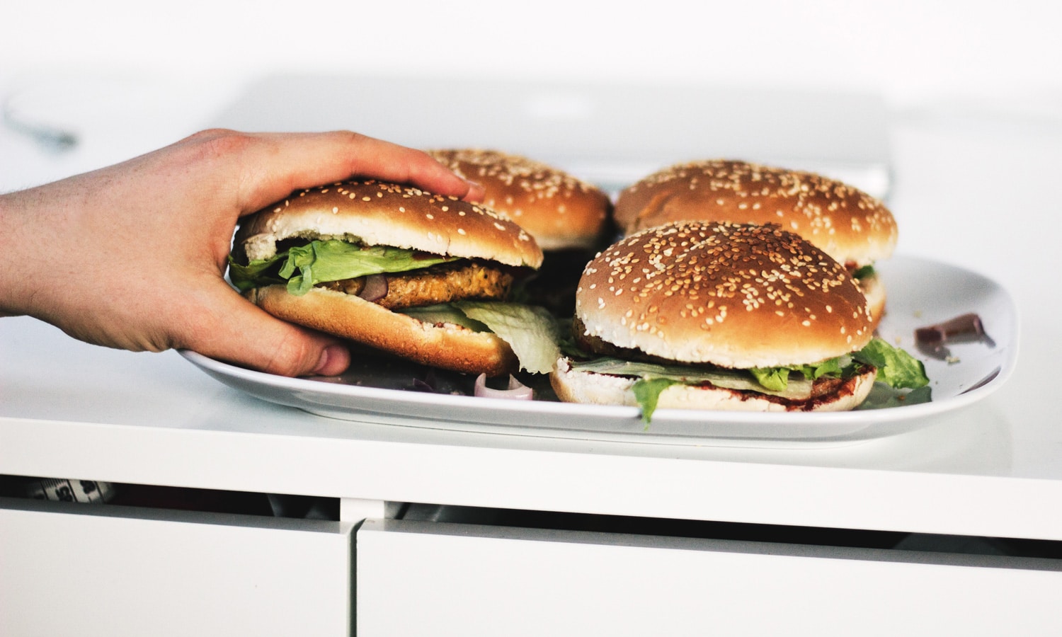 5 Reasons You're Always Hungry - The Fresh Toast